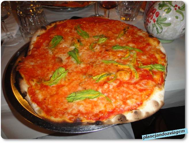 Restaurantes em Roma – Pizzeria Da Baffetto – a clássica pizza Romana ...