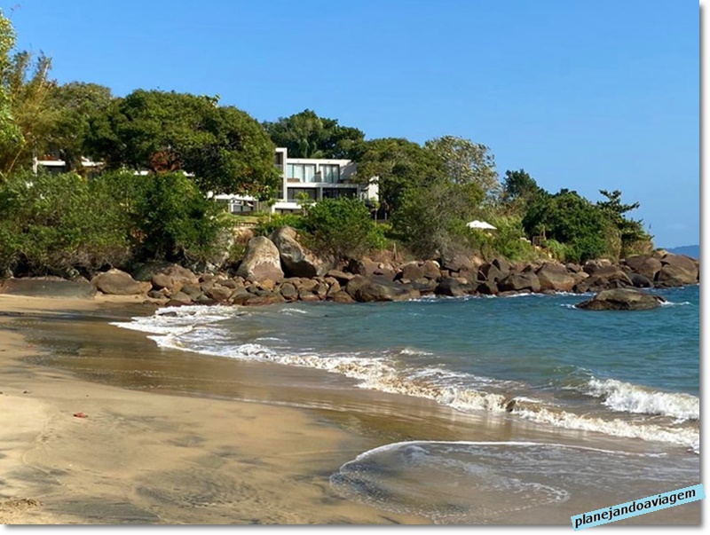 Hotel visto da Praia do Veloso – Planejando a Viagem